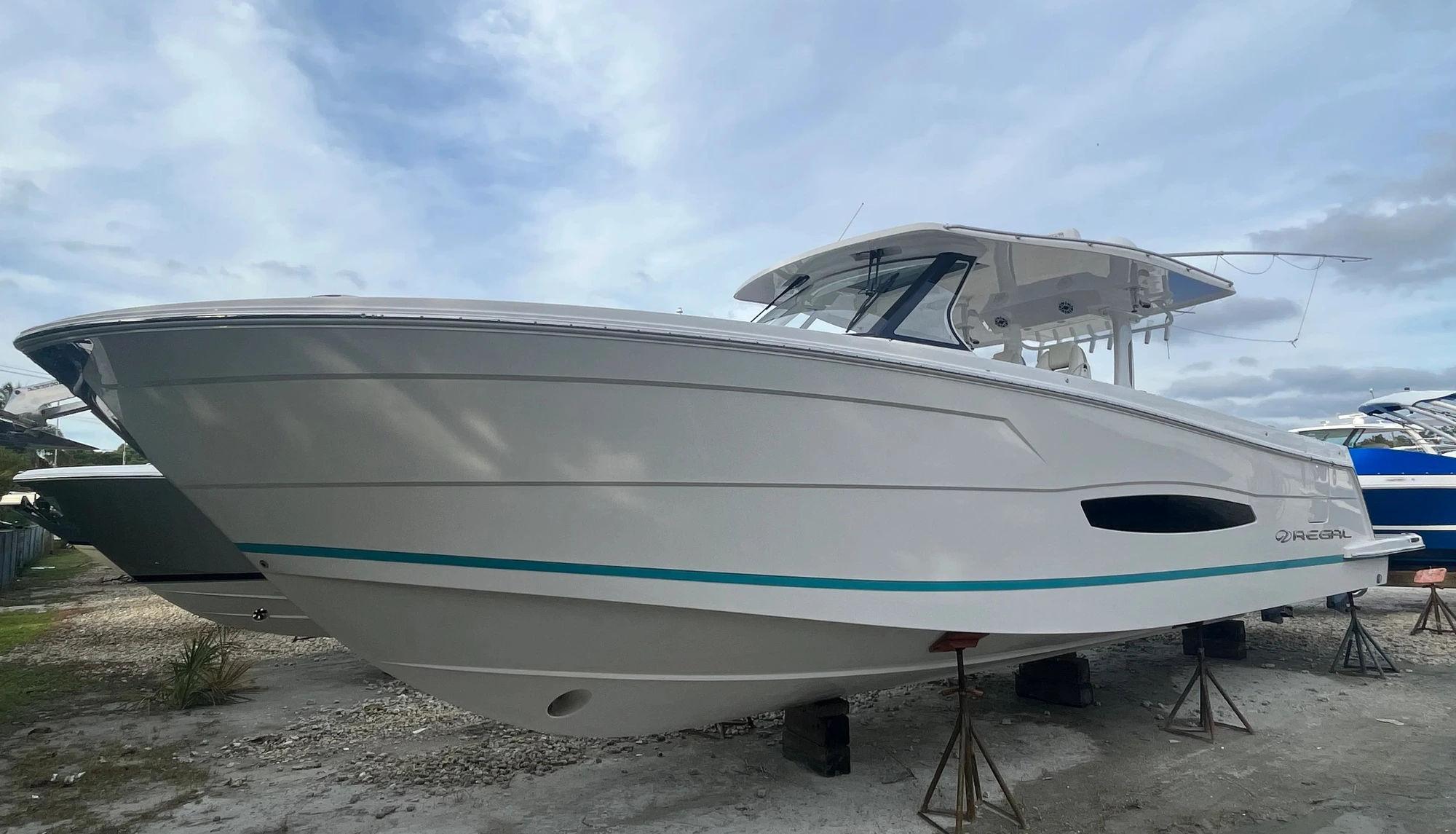 2021 Regal 38 SAV, Jensen Beach Florida - boats.com