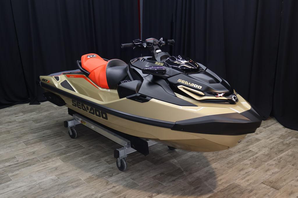 2025 Sea-Doo RXT-X™ 325 Metallic Tan / Lava Red Premi, Hobe Sound Stati Uniti - boats.com