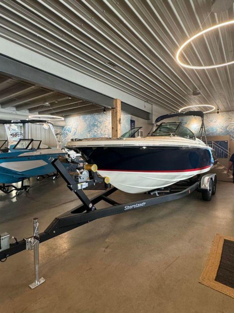 2025 Chris-Craft Launch 31 GT, Okoboji Iowa - boats.com